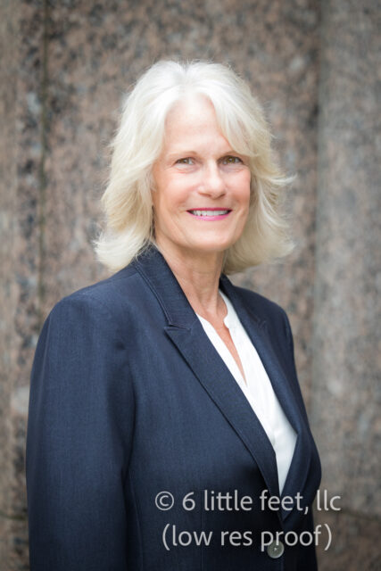 SUSIE | headshots – 6 little feet
